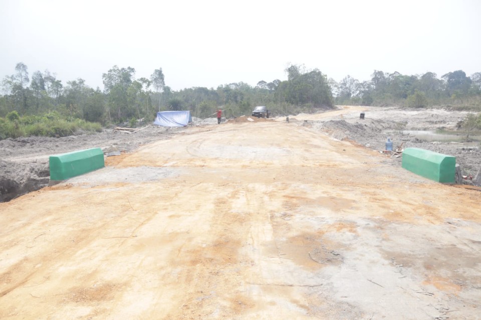 Pemasangan Gorong-gorong Penghubung Dua Desa Capai Tahap Finishing